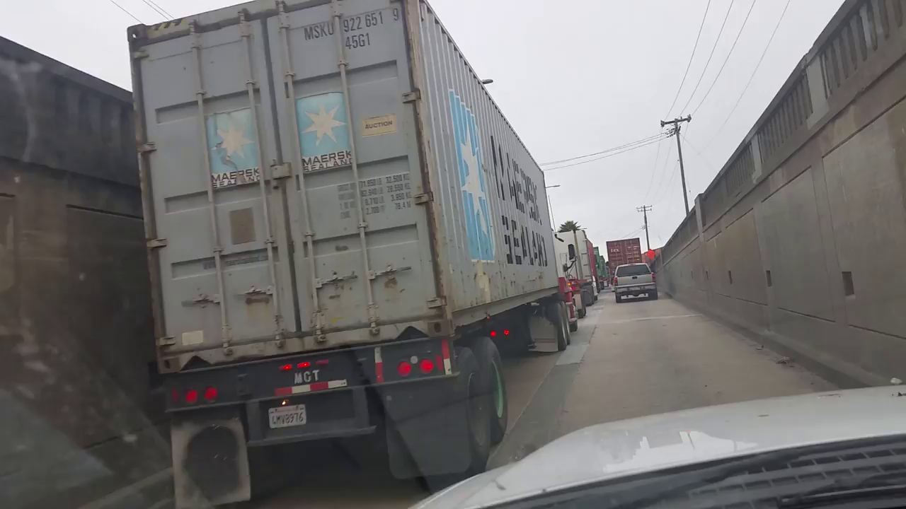 containers (containers-xmfcu) - Roboflow Universe