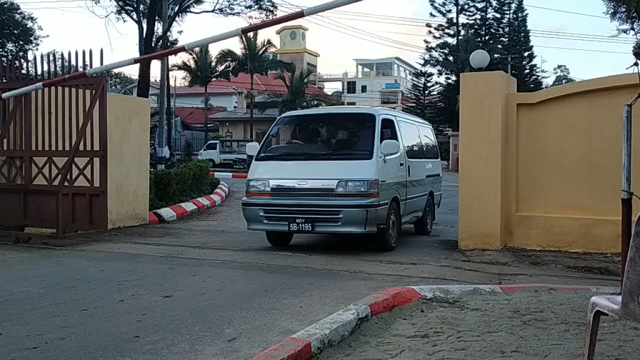 glass (glass-m6odm) - Roboflow Universe