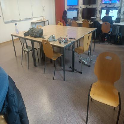 School project (school-project-vng6w) - Roboflow Universe