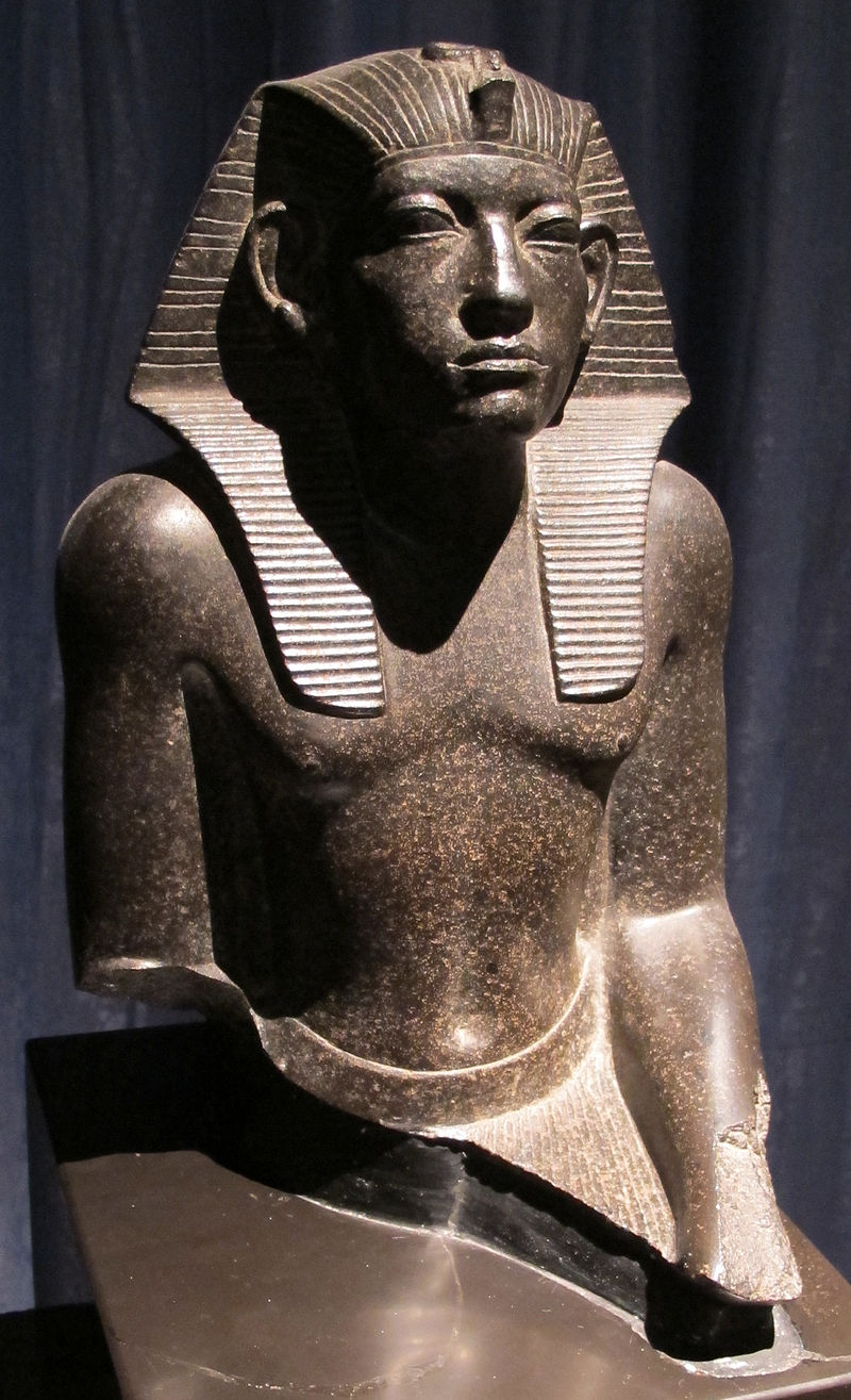 Identifying Egyptian artifacts Classification Model by testaugmentation