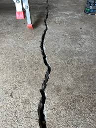 Cracks Object Detection Dataset and Pre-Trained Model by 10922138