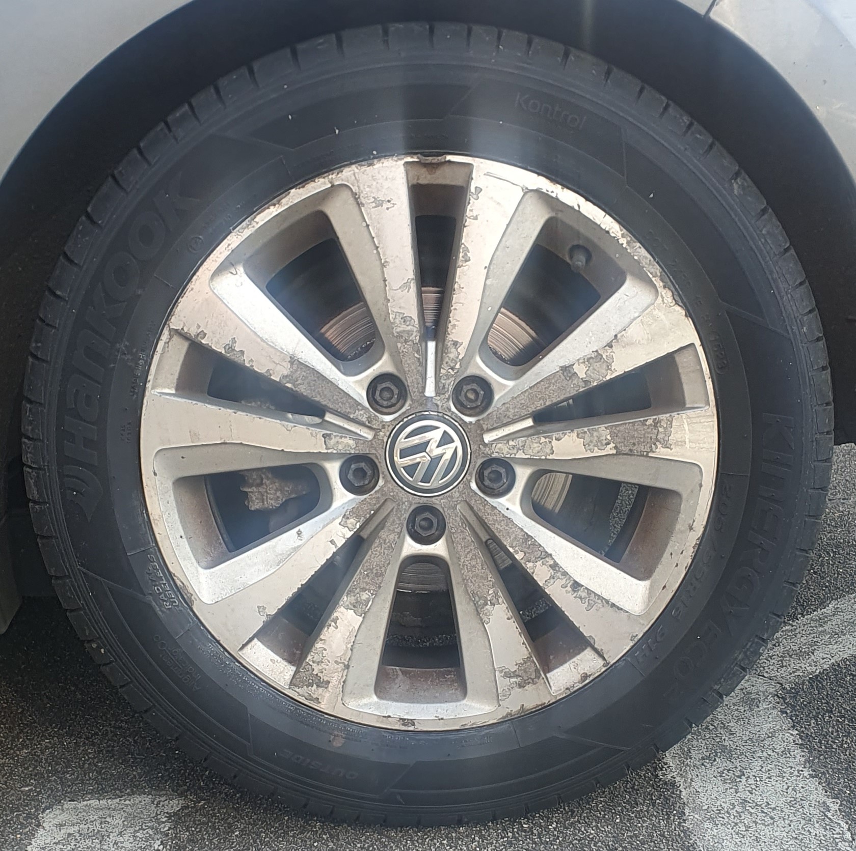 Tire Detection 2 Instance Segmentation Model by mrcnn