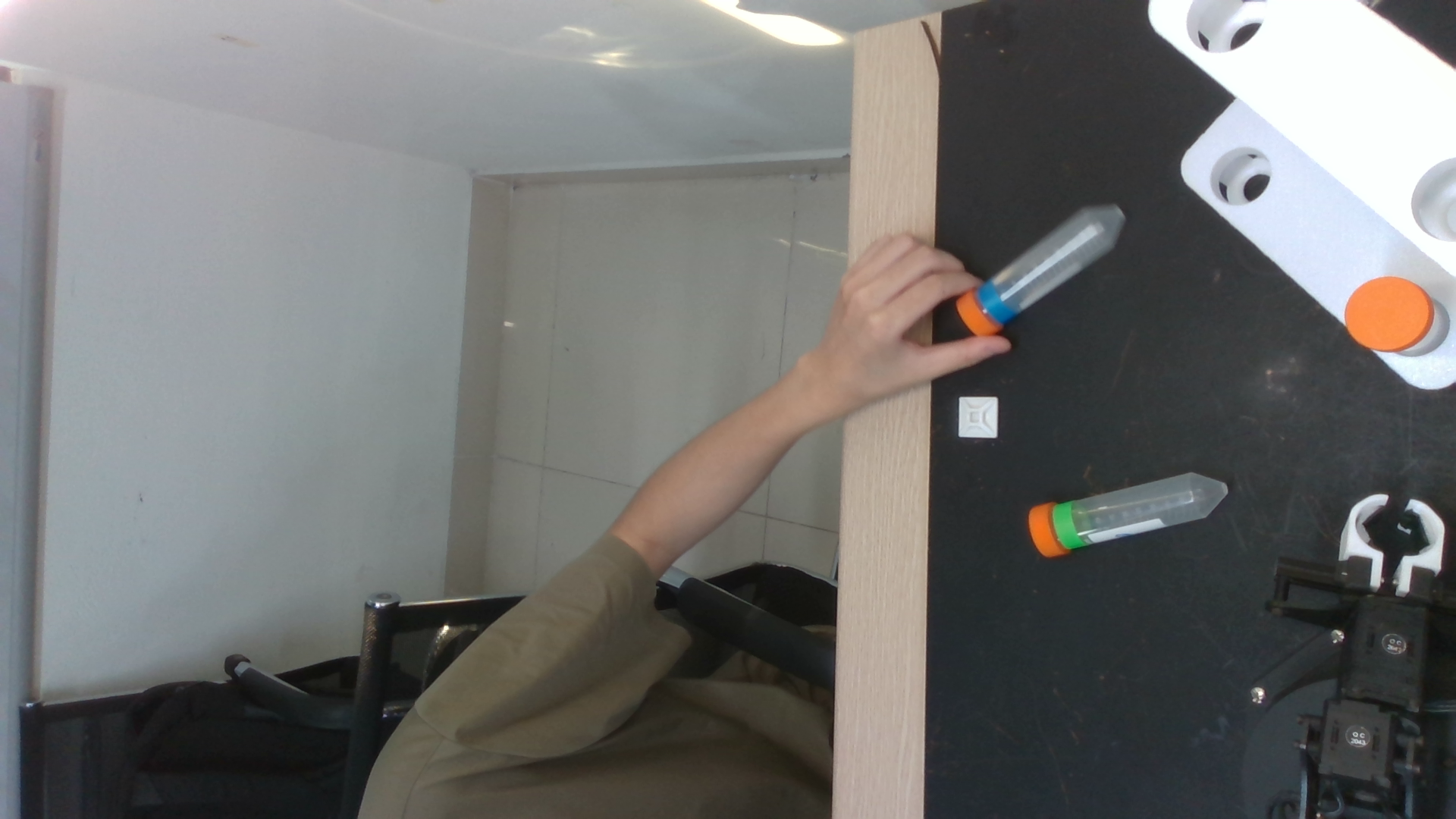 Falcon tubes classification Instance Segmentation Dataset by Quang