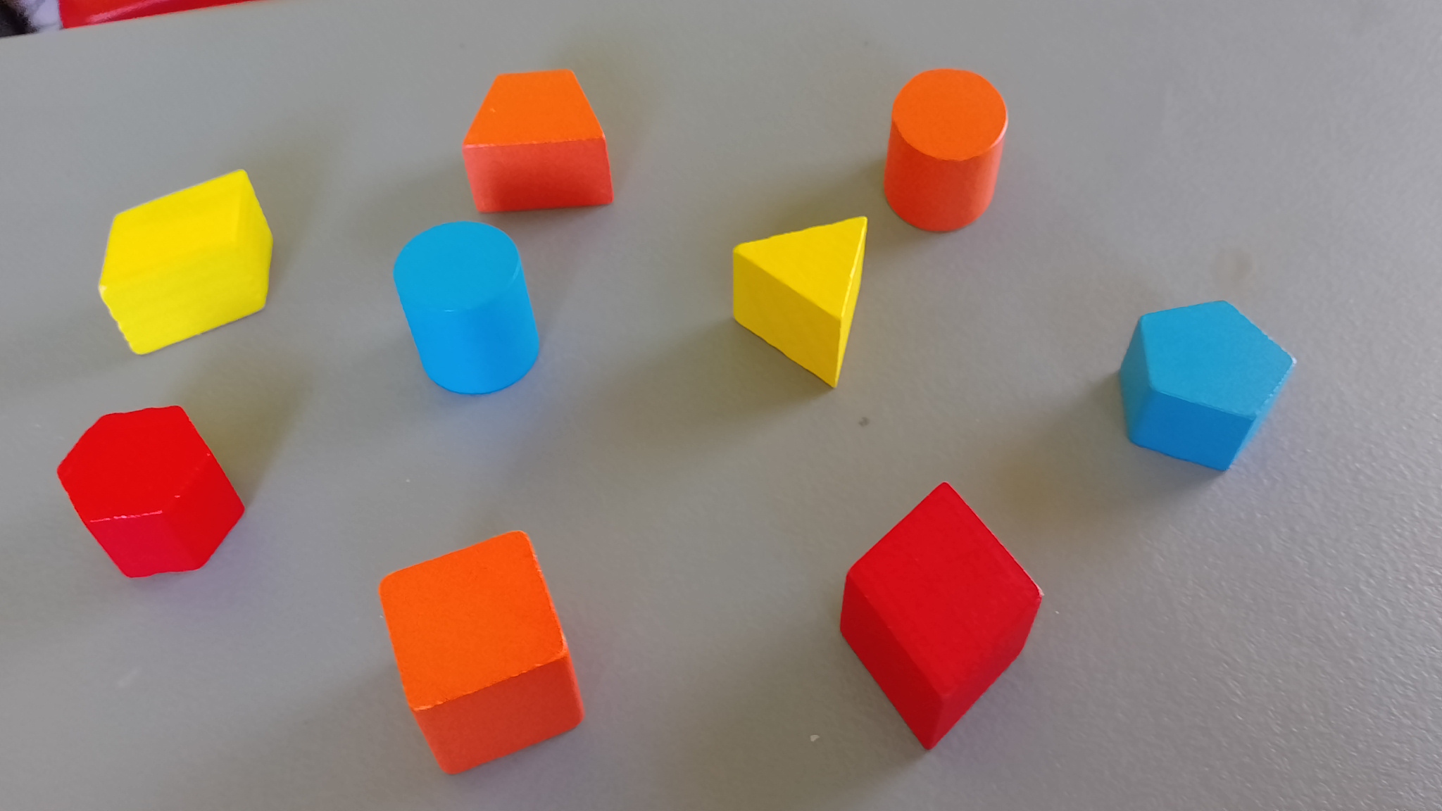 class:cuboid-cube-sphere-cylinder | Roboflow Universe Search