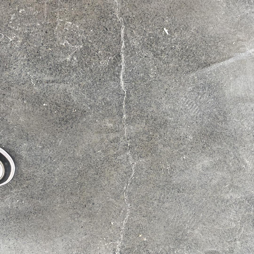 Concrete crack Instance Segmentation Dataset by crack