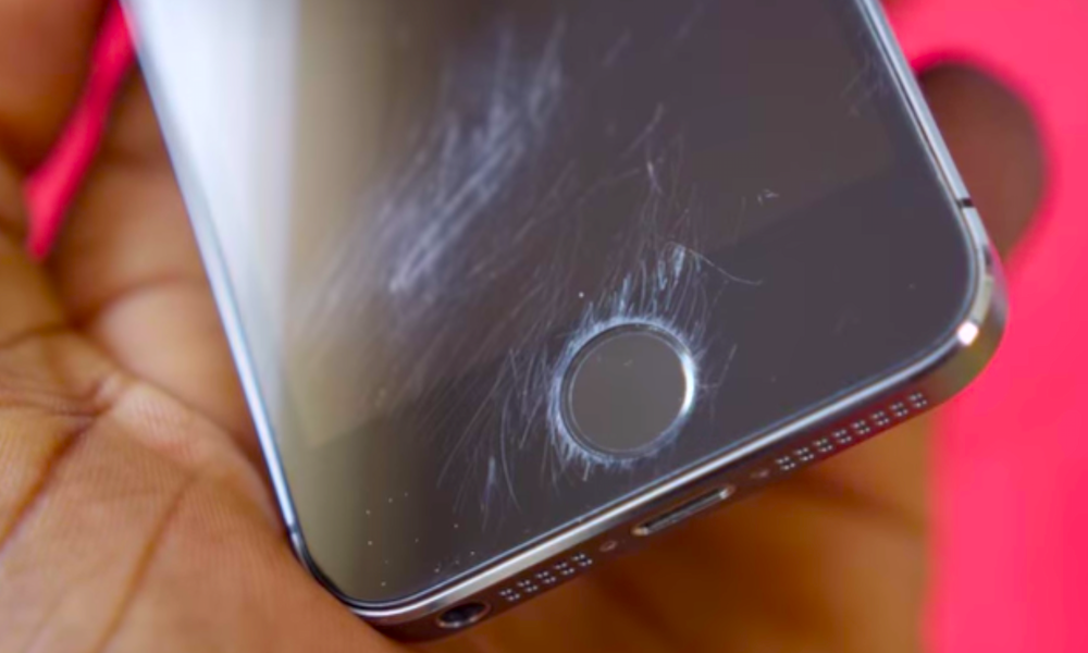 iphone_scratch_yolov3_v5_v7_copy Object Detection Dataset and Pre ...