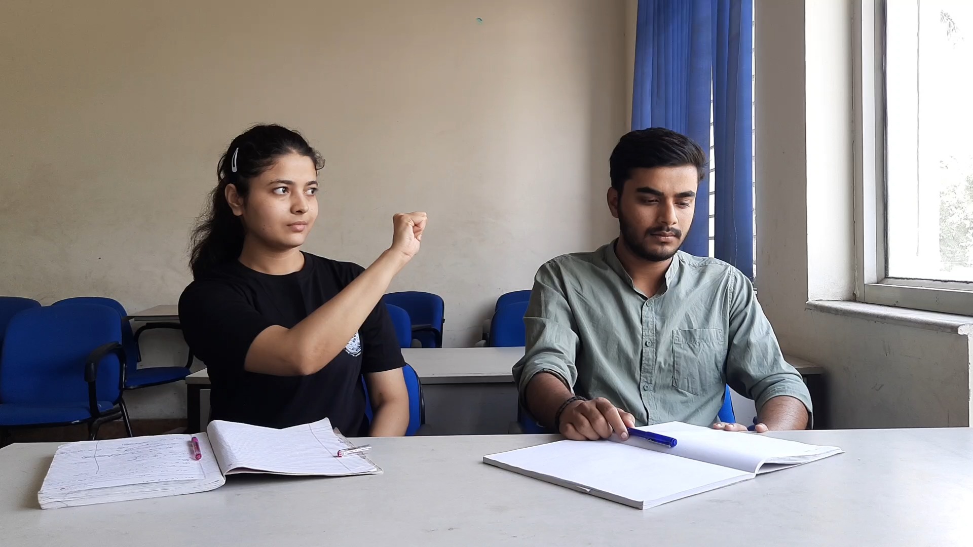 Cheating in Classroom - Roboflow Universe