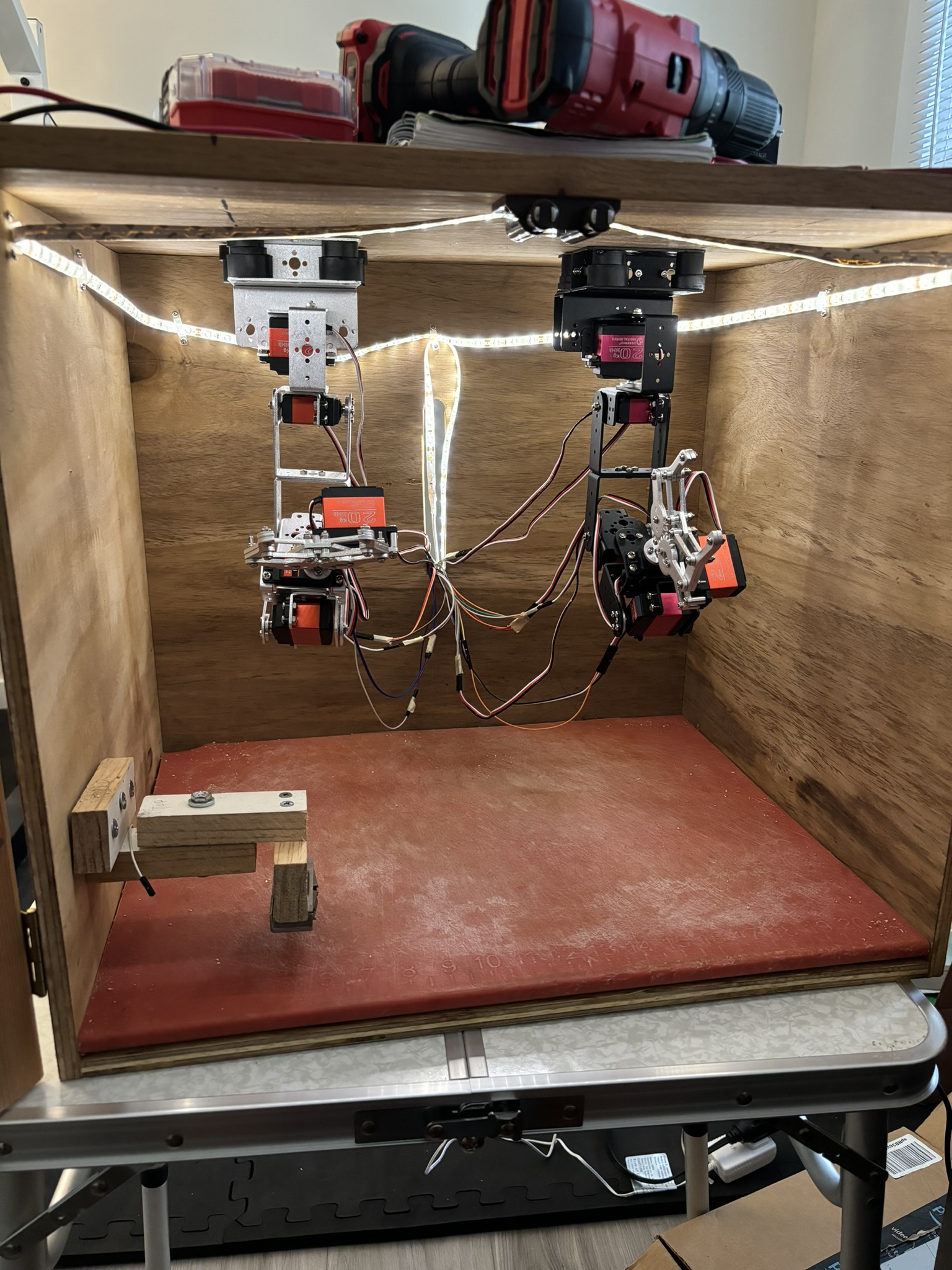 Detect Robot arms Instance Segmentation Model by Vamsi Kurkal