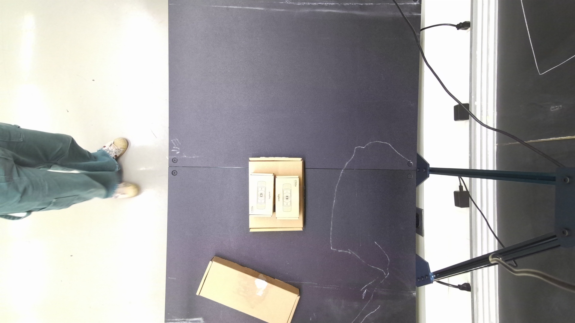 Boxes_2 Object Detection Dataset and Pre-Trained Model by UKYAISM