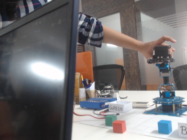 robot-arm Object Detection Model by robotkeypoint