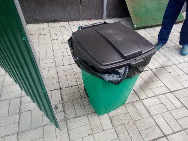 Garbage Bins Detection Instance Segmentation Dataset by Amir