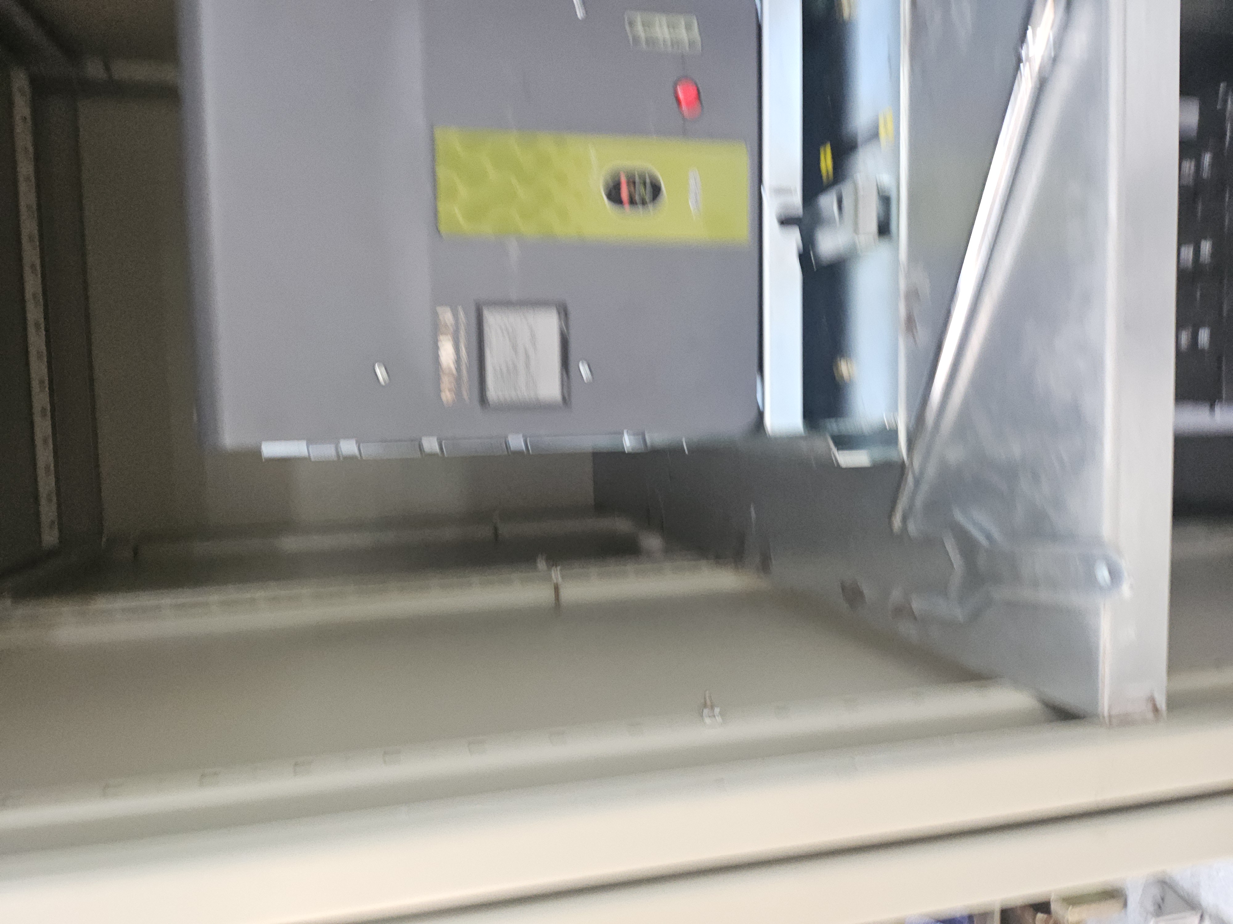 Circuit-breaker Status Object Detection Dataset by neo