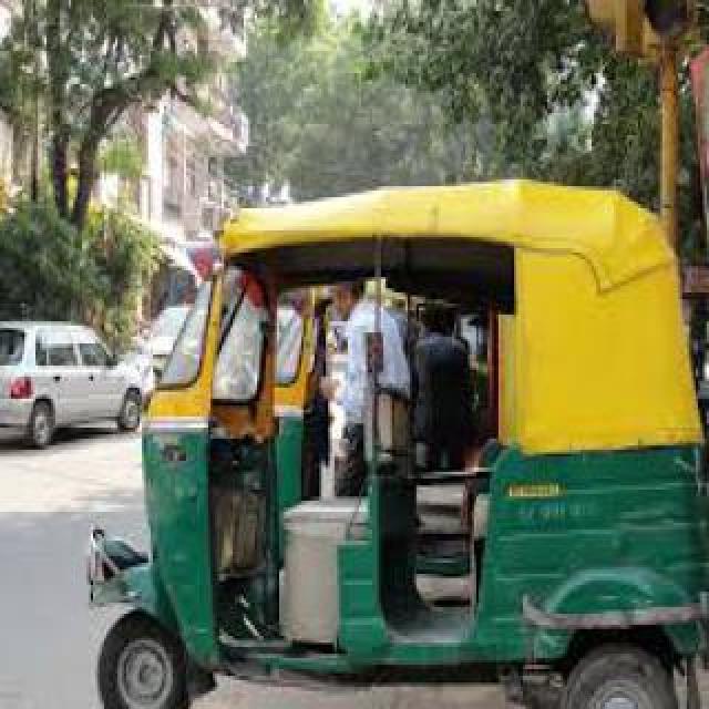 bajaj-done Object Detection Dataset by 2 Kendaraan Tia