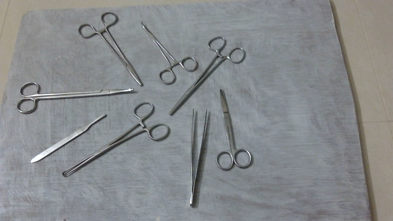 Selective Surgical Tools Object Detection Model by UIUWorkspace