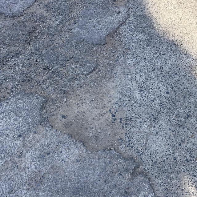 Pothole_Dataset_V1 Instance Segmentation Dataset by Nithiya Khamkaew