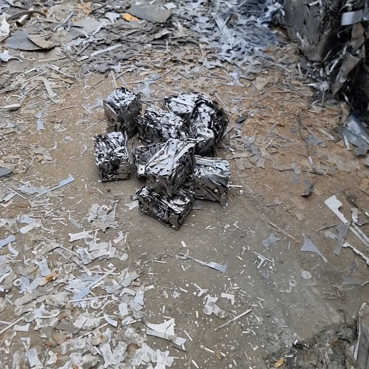 test scrap cube Instance Segmentation Model by playground