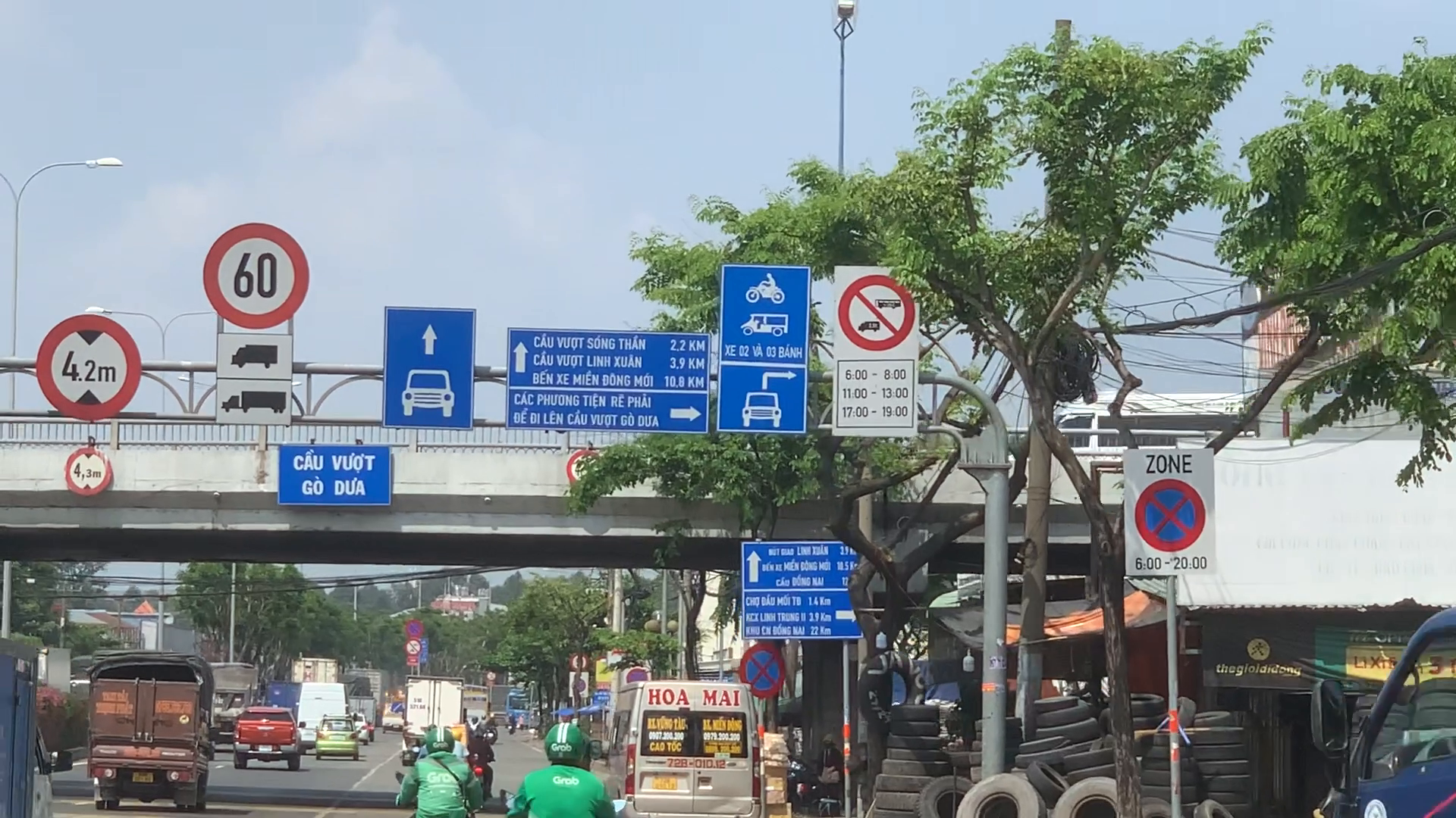 Traffic Signs Object Detection Dataset by dangtinh