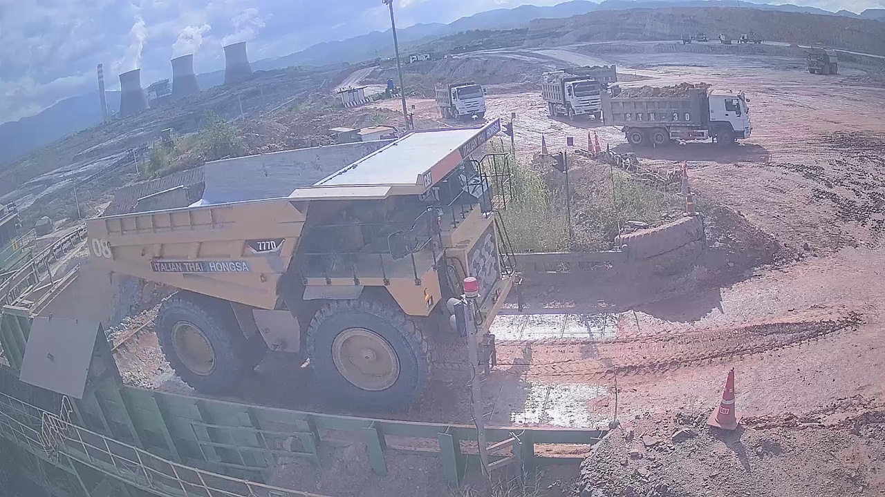 detection mining truck v.1 Object Detection Model by Tappithak