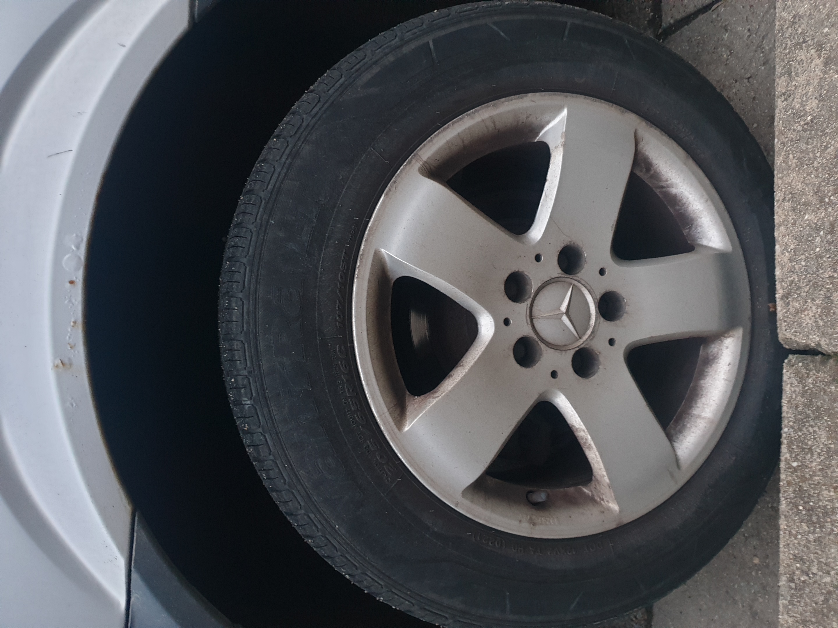 Tire segmentation Instance Segmentation Dataset and Pre-Trained Model by Wheel Visualizer