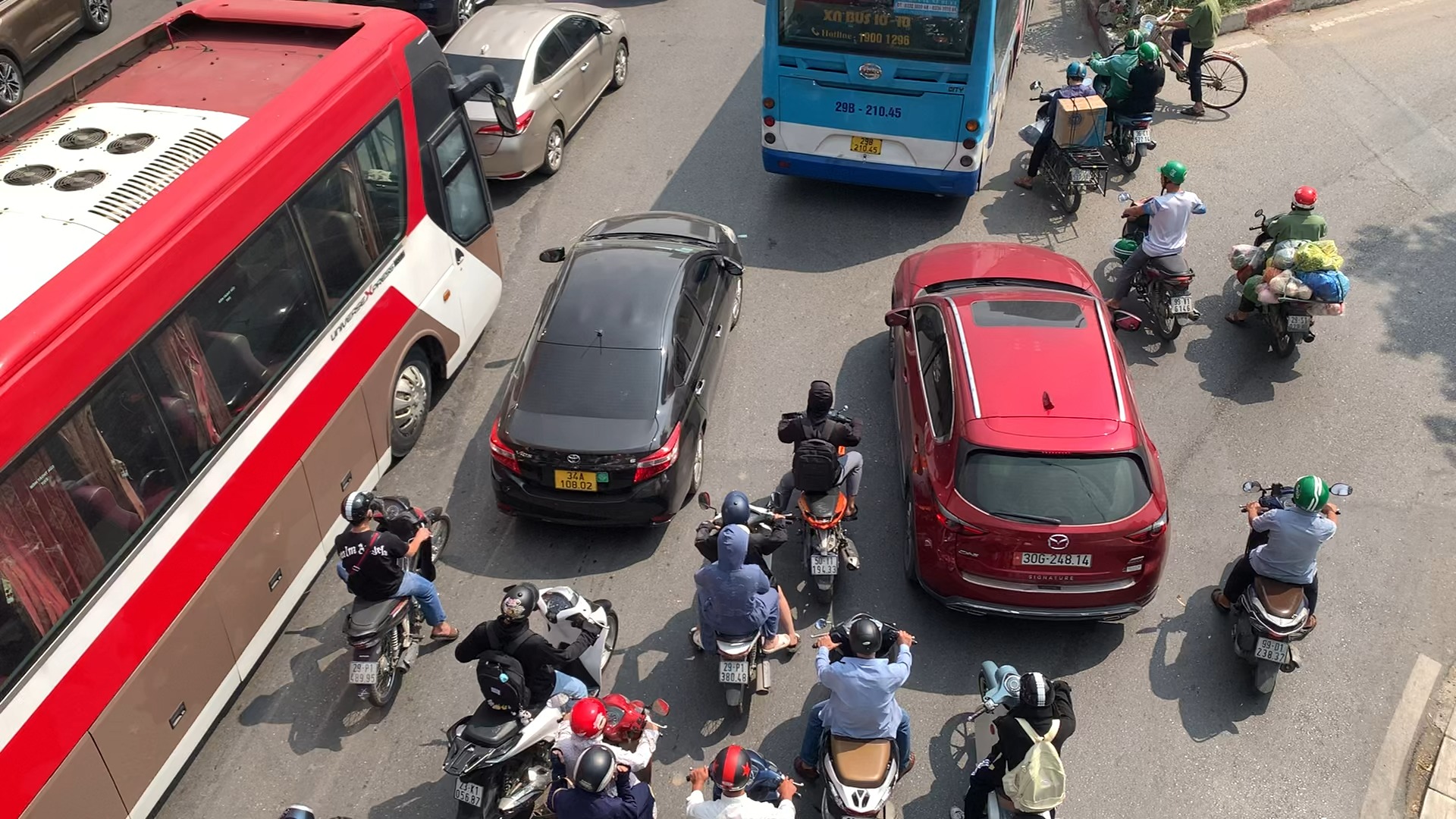 Helmet Detection And License Plate Recognition Object Detection Dataset V6 2023 11 07 10 21pm