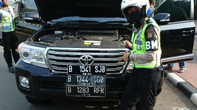 License Plat Indonesia Object Detection Model by Anggara Putra Pratama
