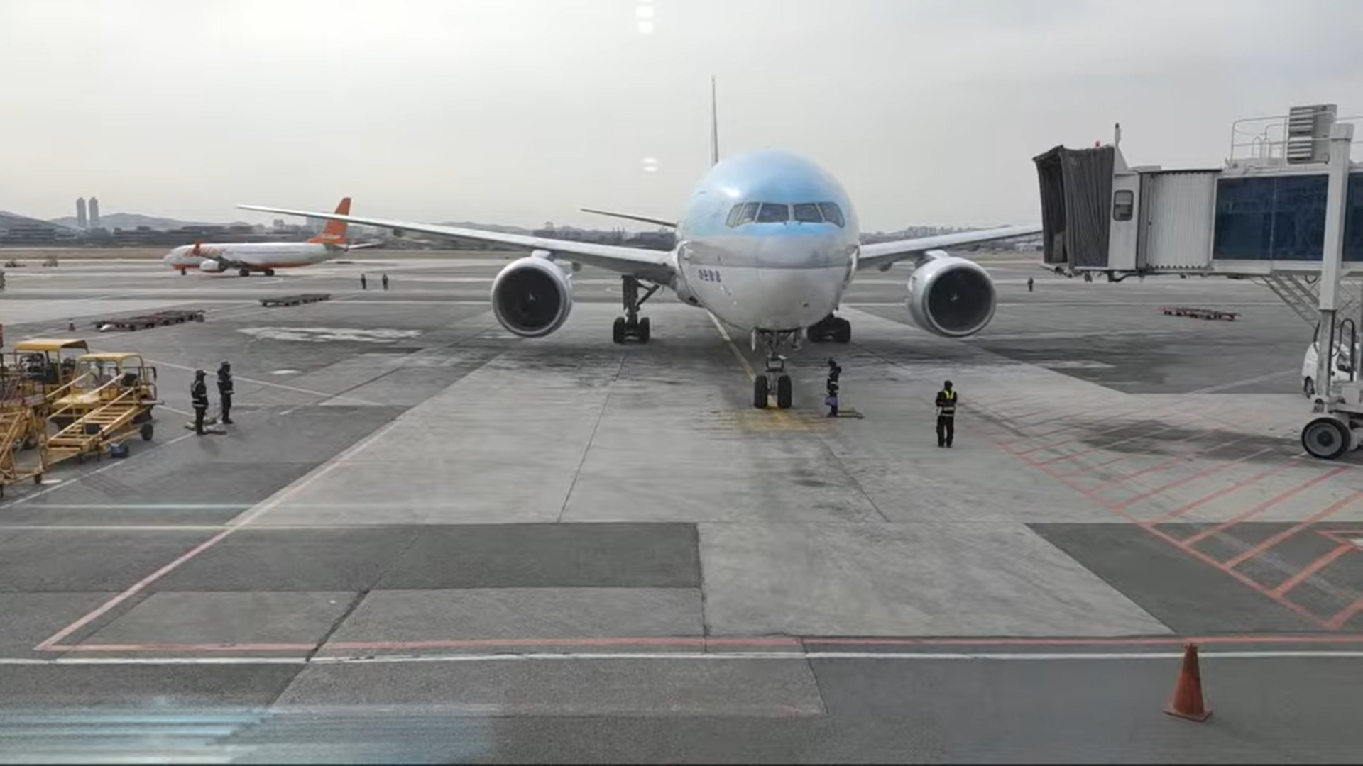 aircraft turnaround dataset 2 Object Detection Dataset and Pre-Trained ...