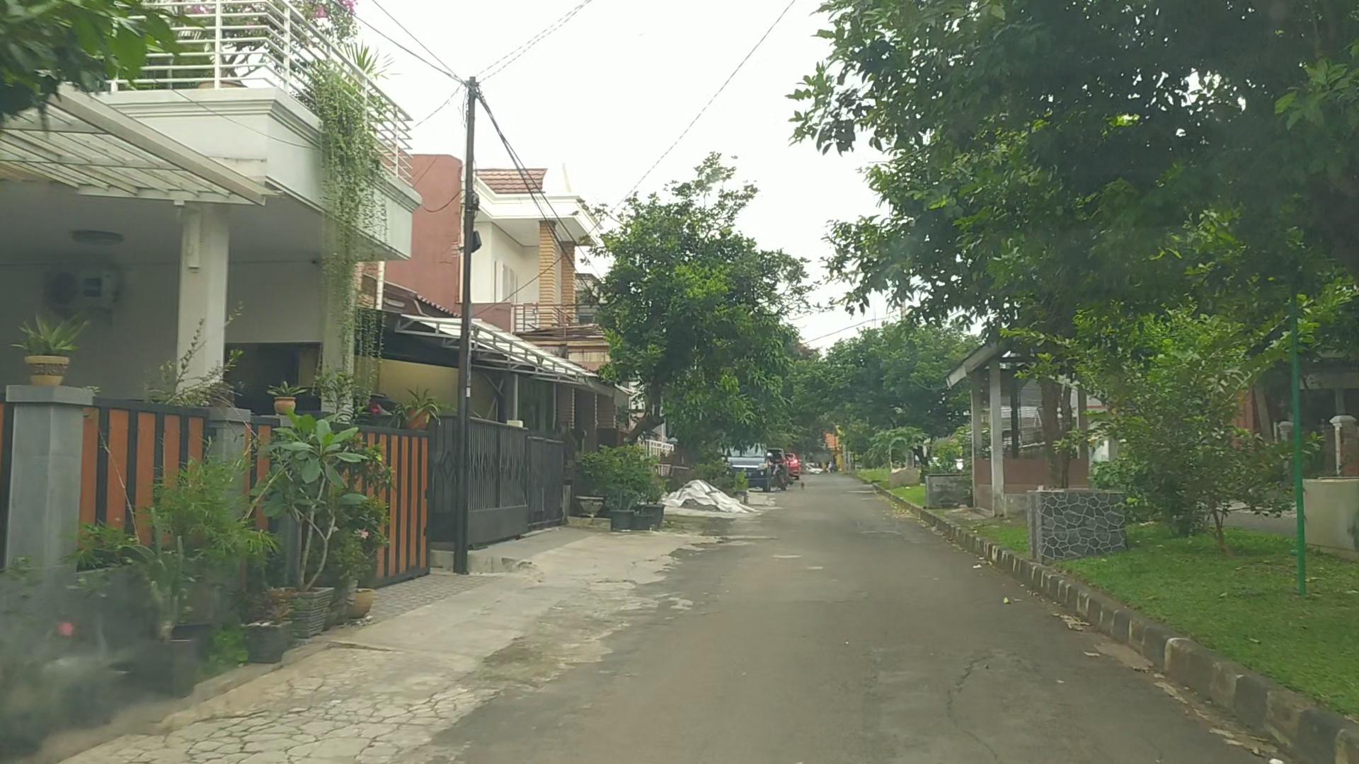 Road Damage Detection Object Detection Model (v3, 2024-11-14 4:53pm) by RDD