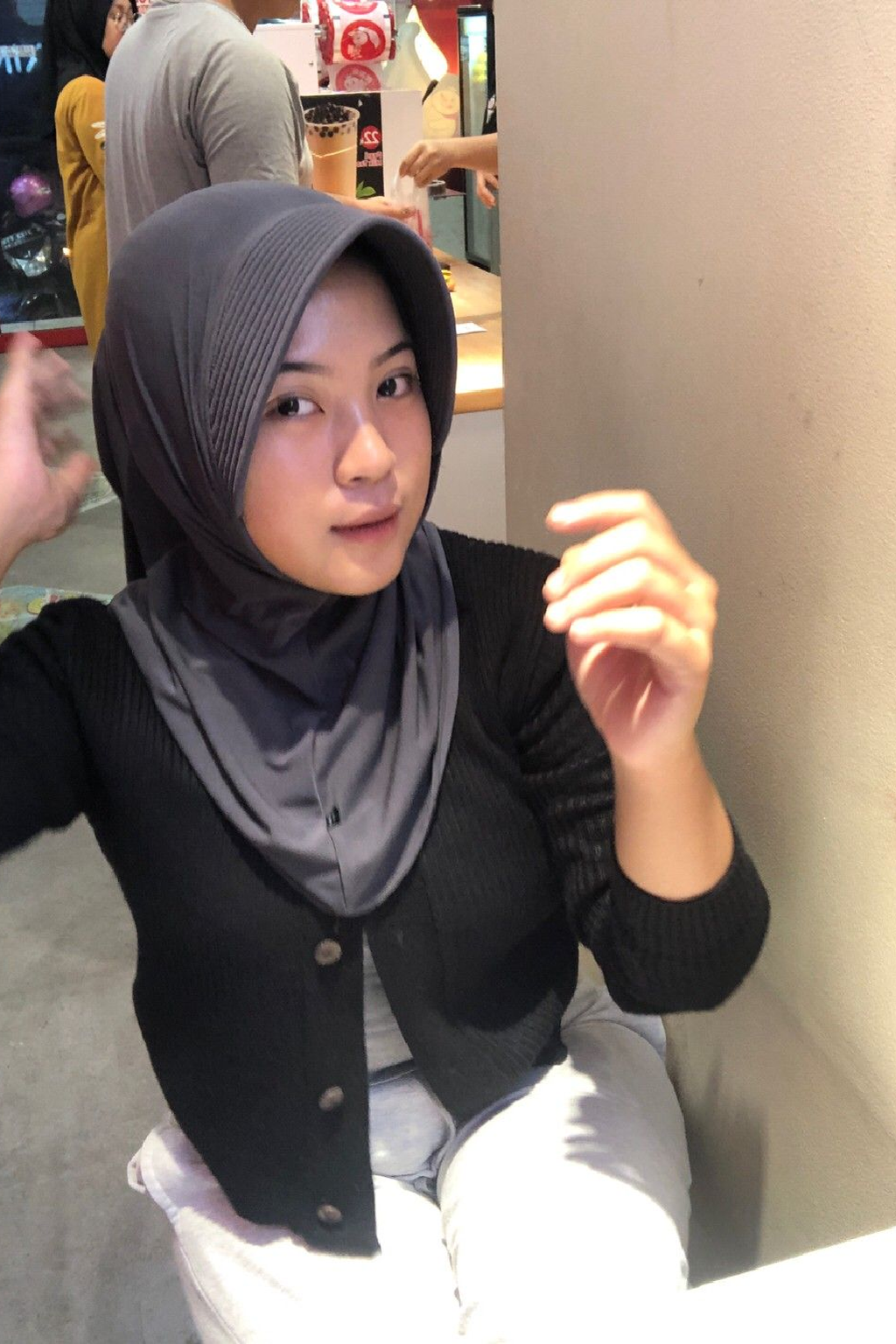 class:non-hijab | Roboflow Universe Search