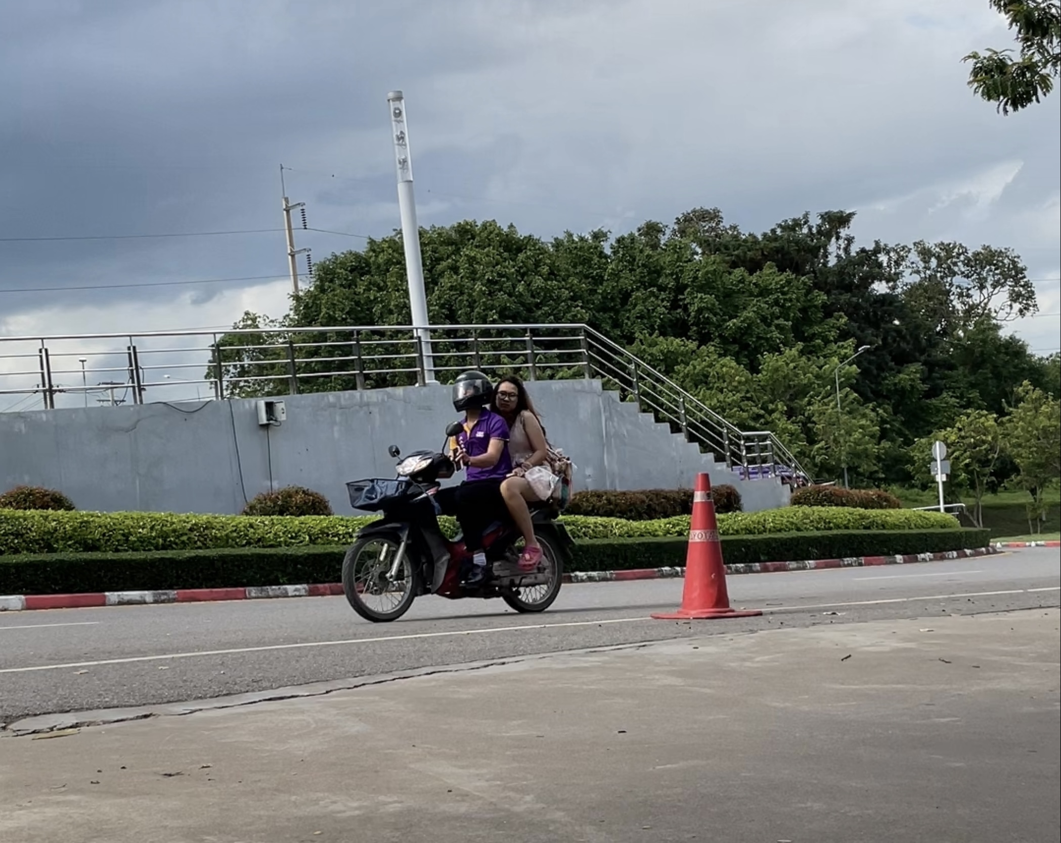 Helmet-Detection Object Detection Model by Training AI