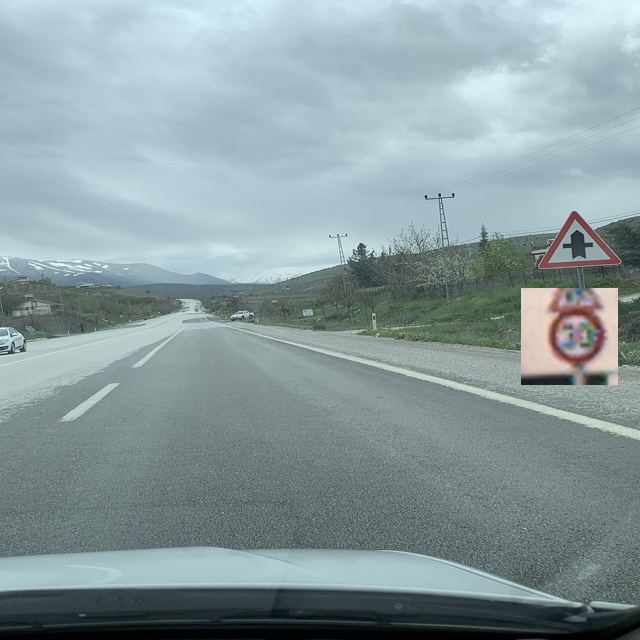 traffic sign detector (traffic-sign-detector-cxmlm) - Roboflow Universe