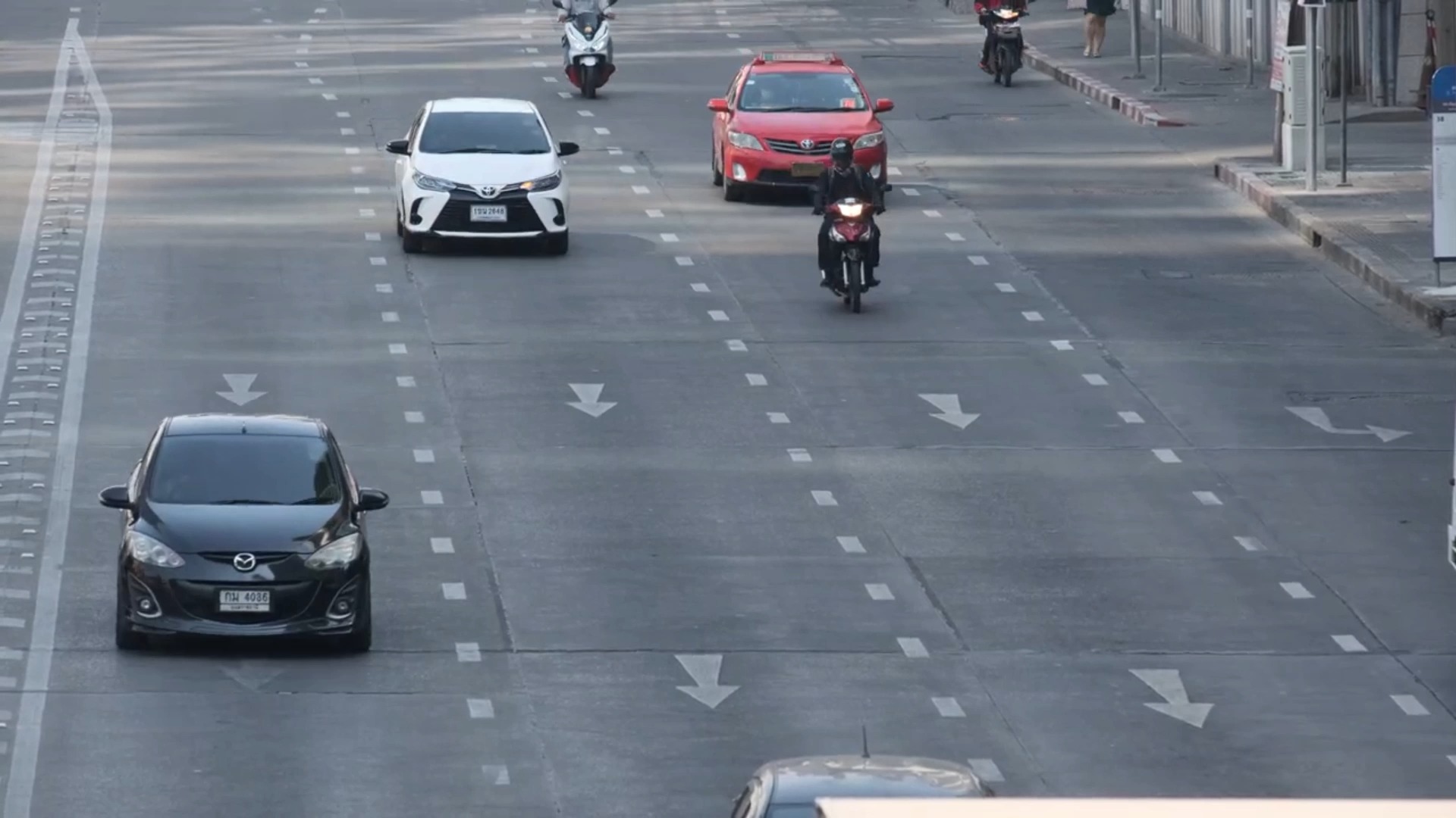 traffic thailand Object Detection Model (v2, 2025-08-17 3:02pm) by hi