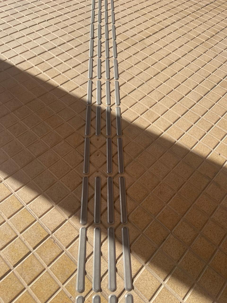 tactile paving detection - Roboflow Universe