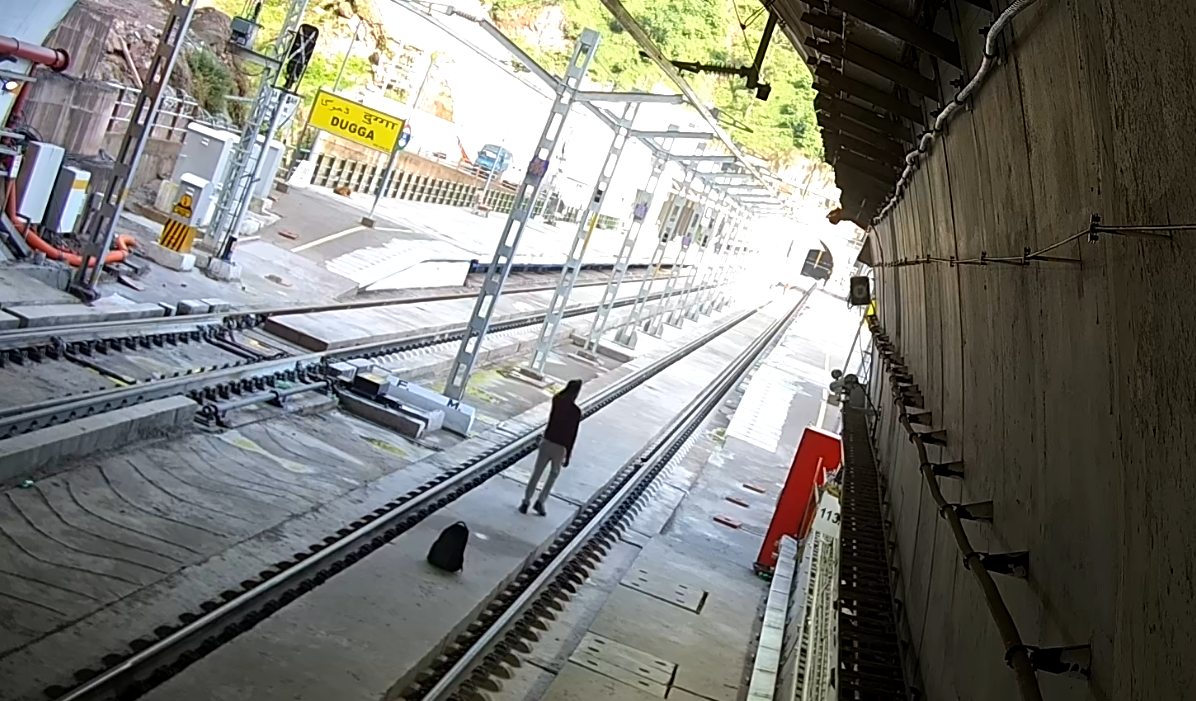 Luggage Identifier Object Detection Dataset by Data