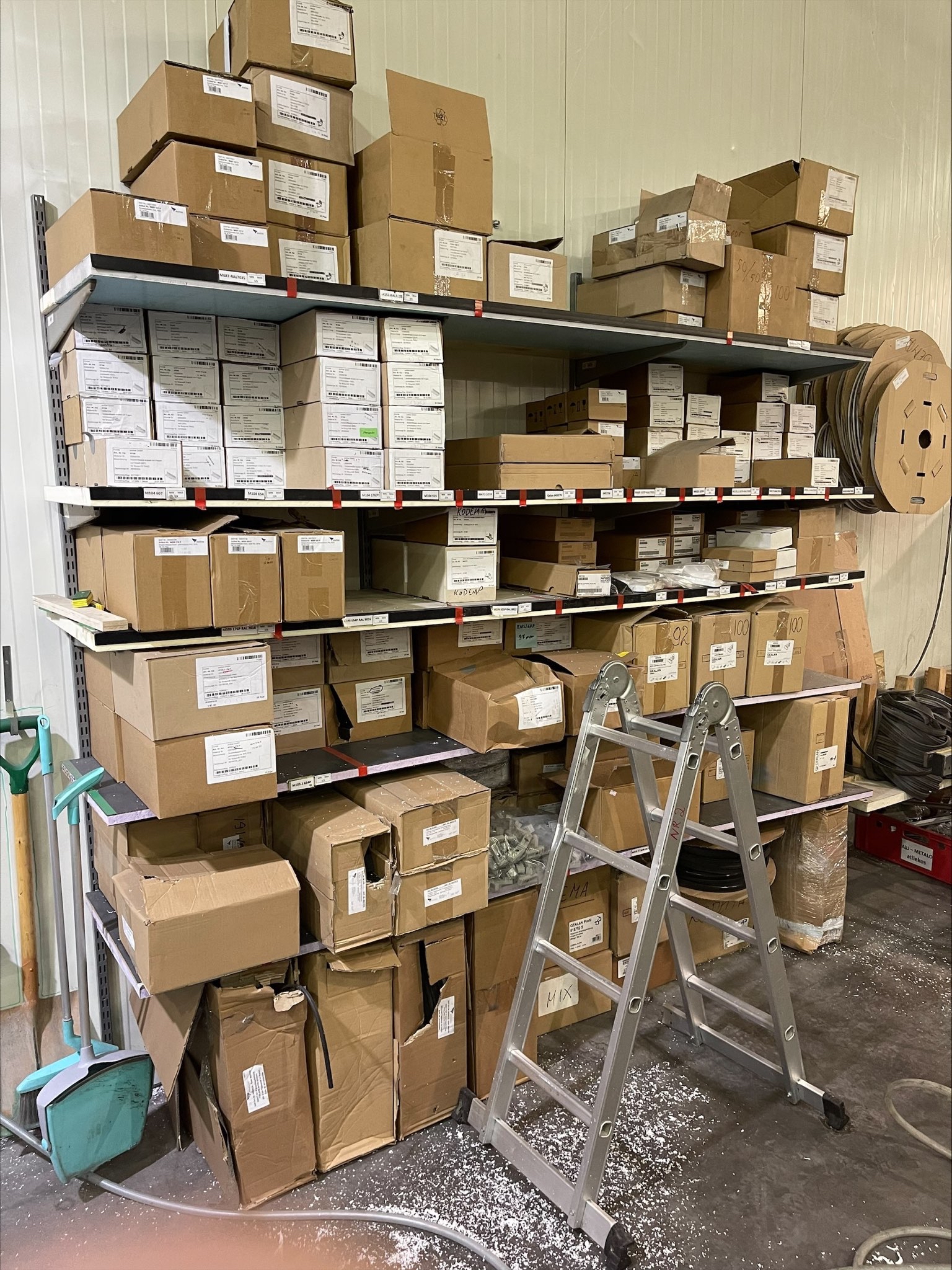 boxes Object Detection Dataset by Jubileus123