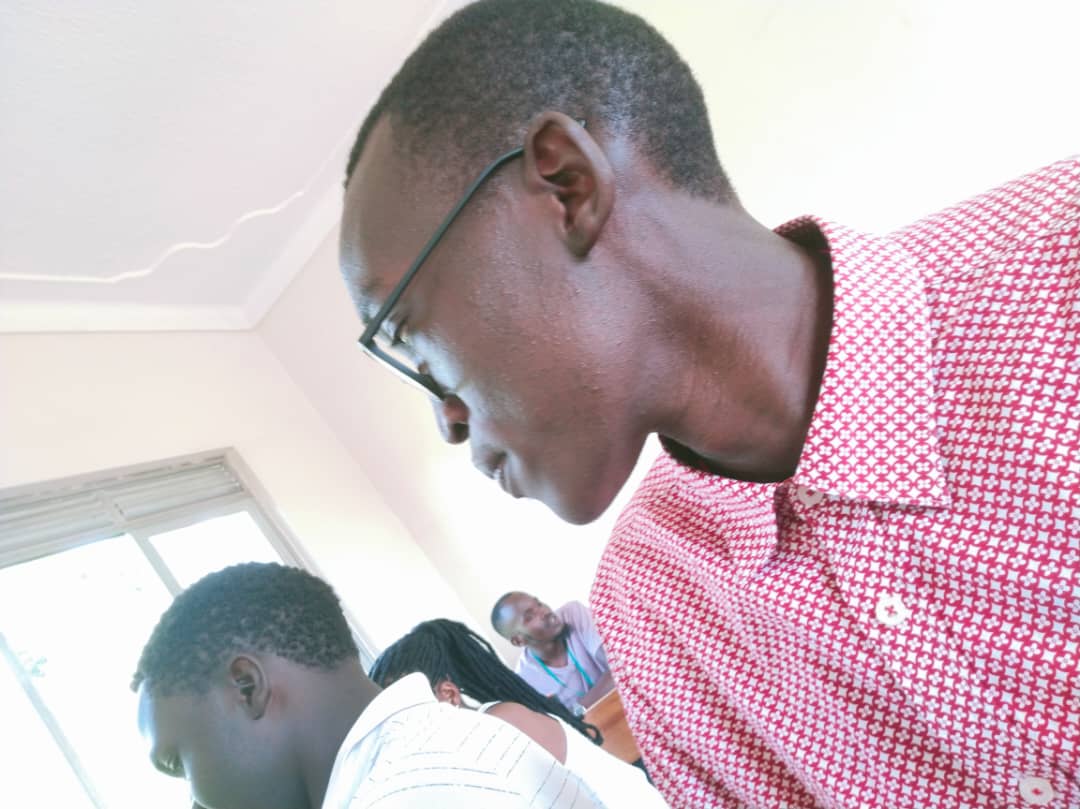 Persons-laptop-image-detect Object Detection Model by JidoCesar