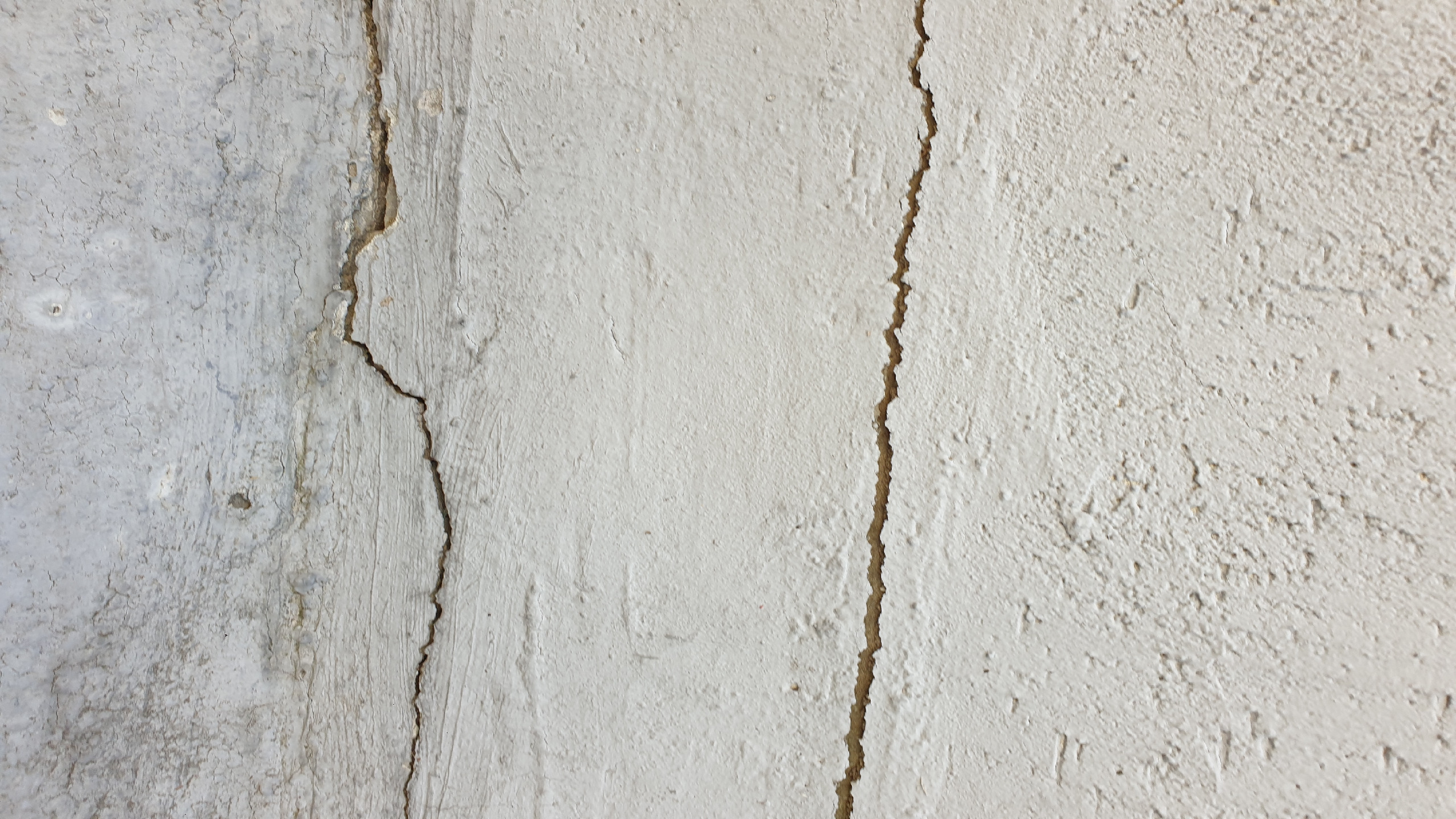 crack segmentation Instance Segmentation Model by Surface Crack Detection