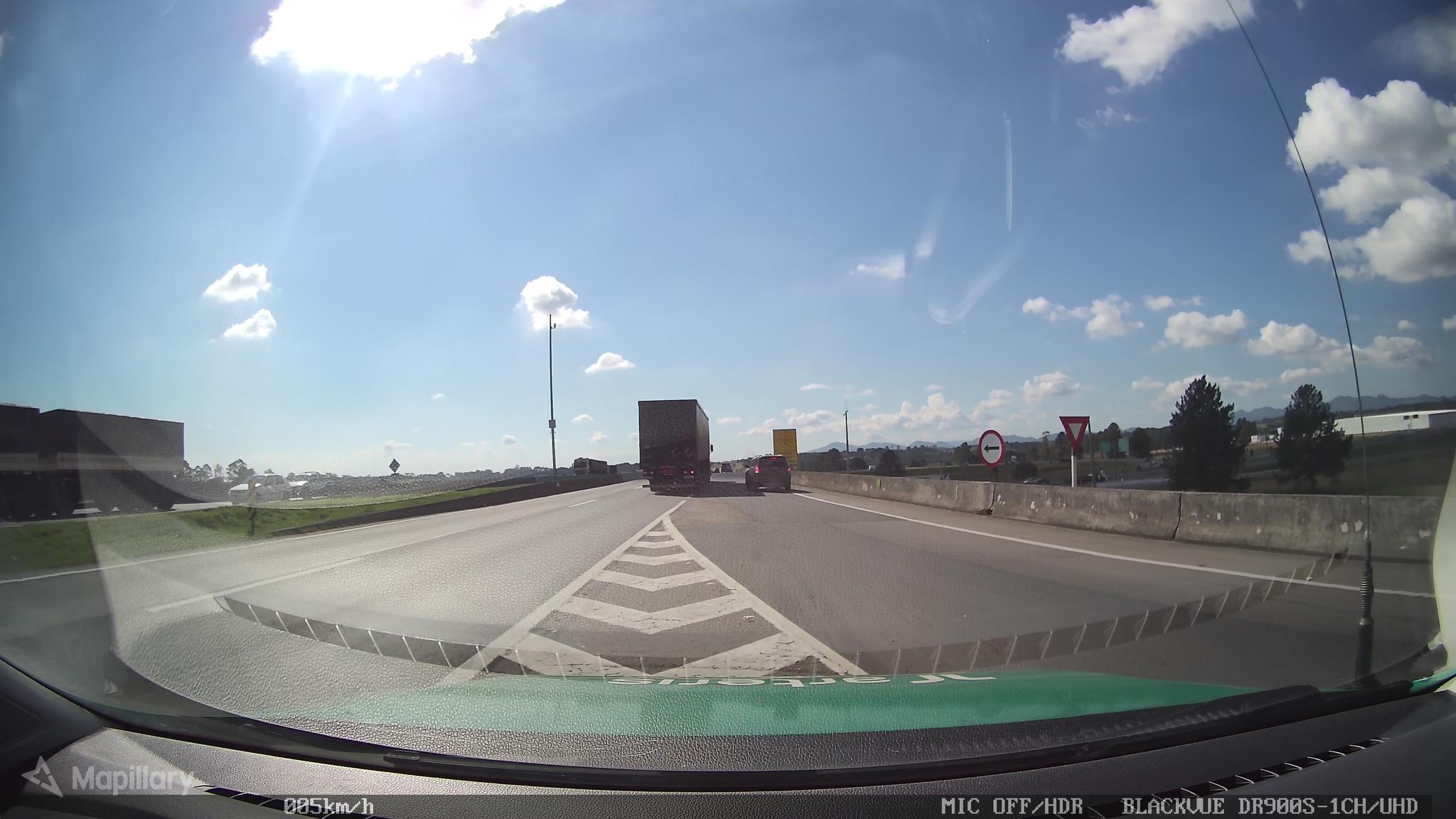 How to Use the normal-brazilian-traffic-signs Object Detection API