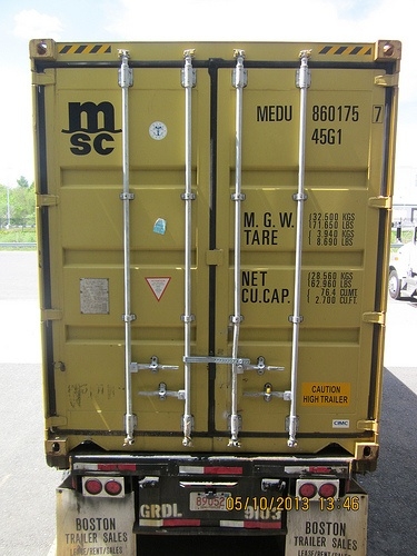 Container-Damaged-Detection Instance Segmentation Model by AICCTV