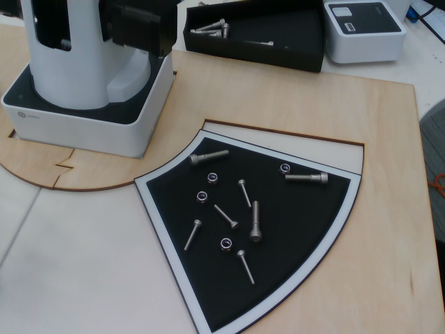 less screws Object Detection Dataset and Pre-Trained Model by Innowing Arm Challenge