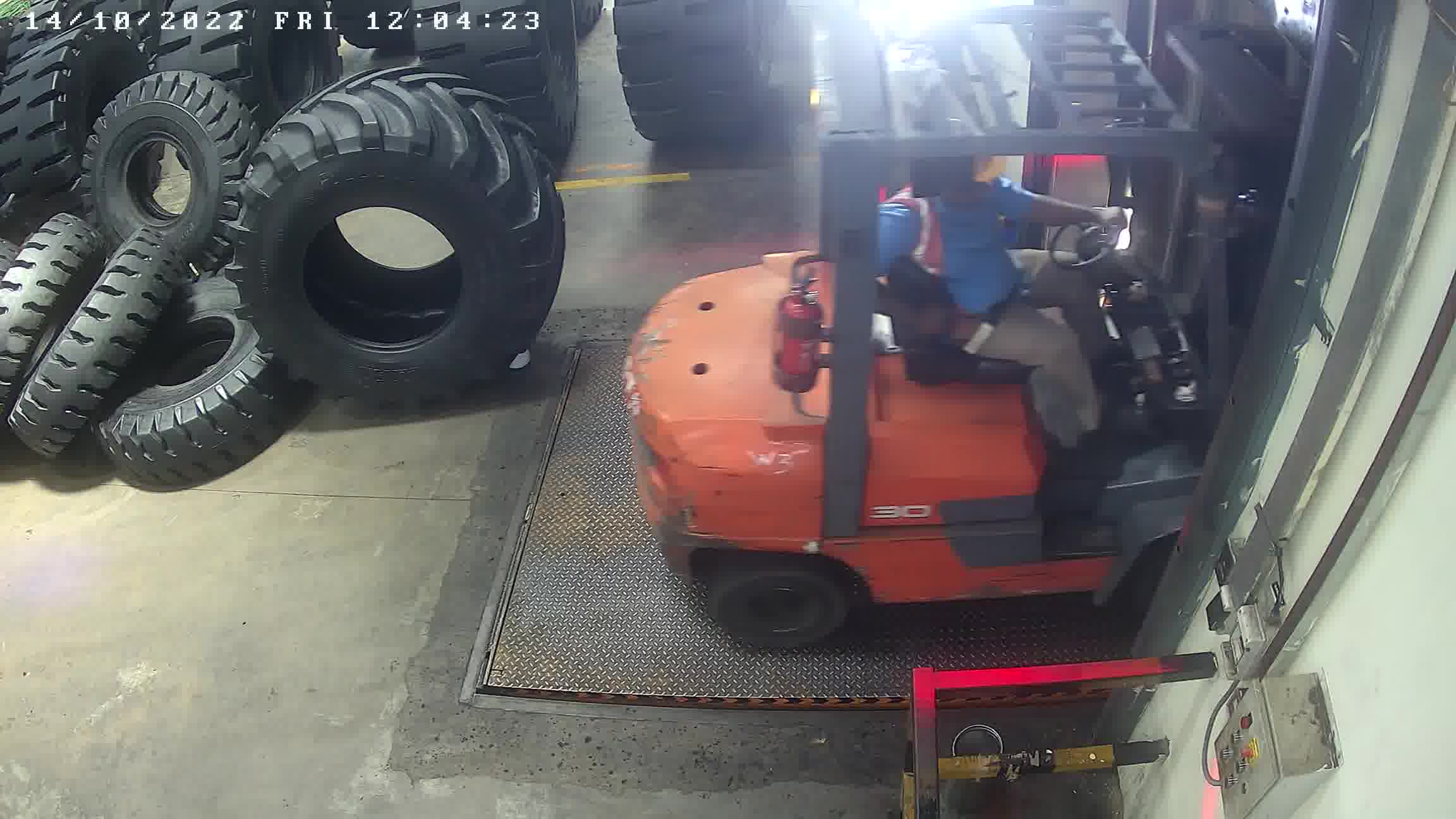 Fork Lifting Object Detection Dataset and Pre-Trained Model by BagCounting