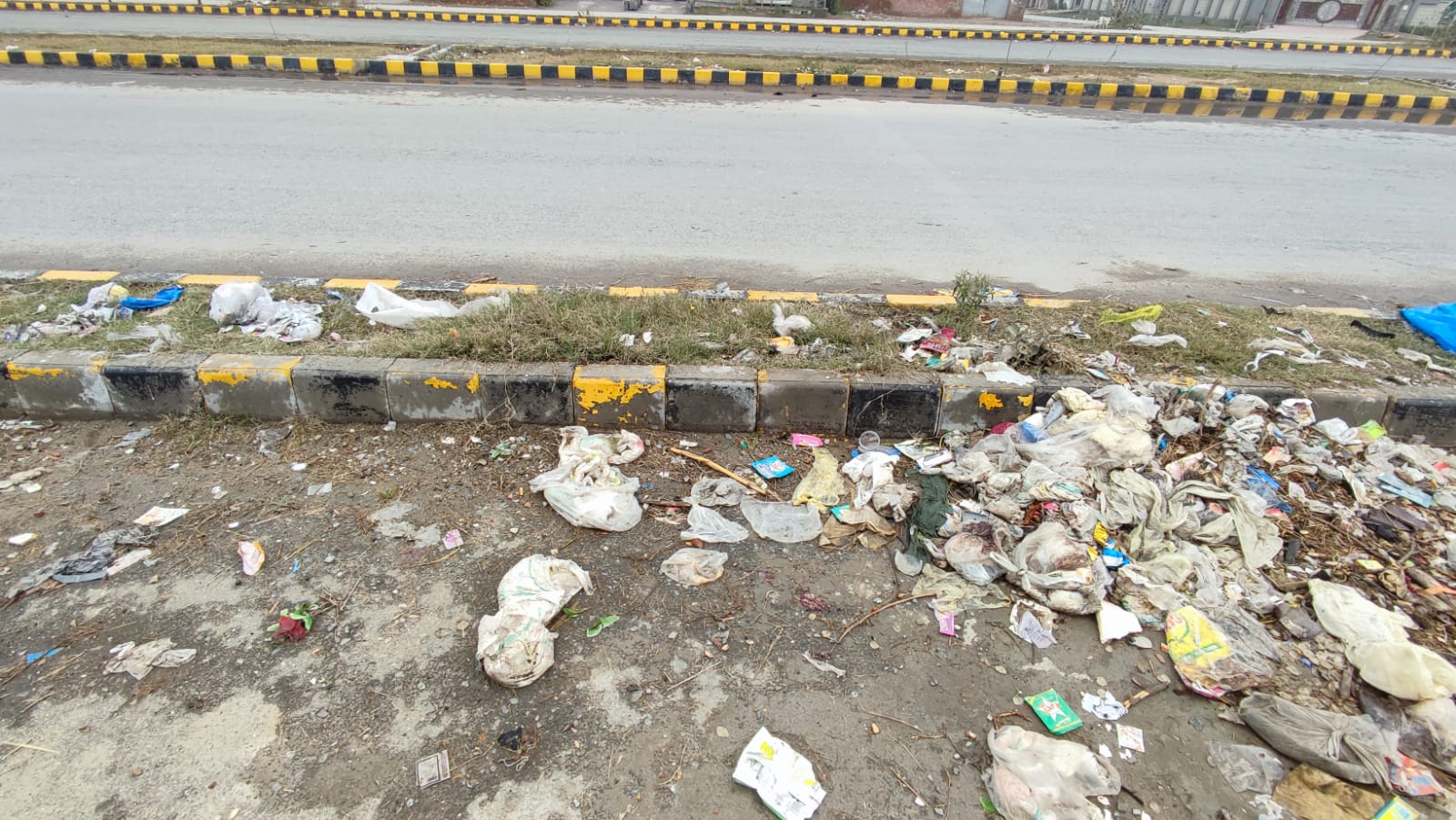 Intelligent Waste Monitoring System - Roboflow Universe