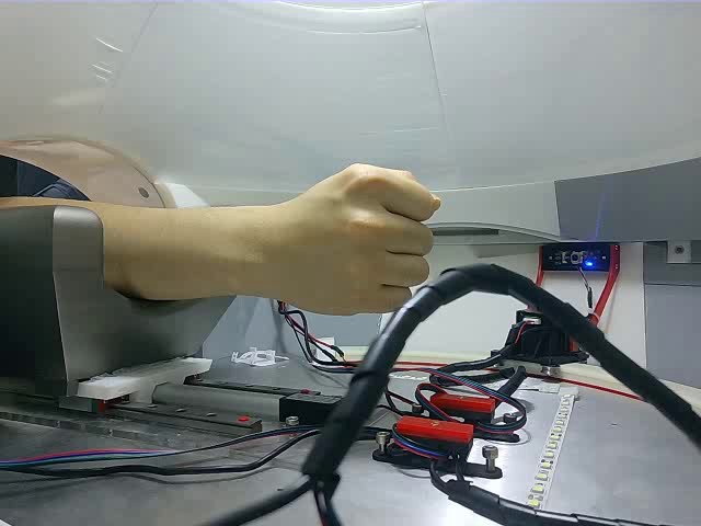 top_hands Keypoint Detection Dataset and Pre-Trained Model by fishver3