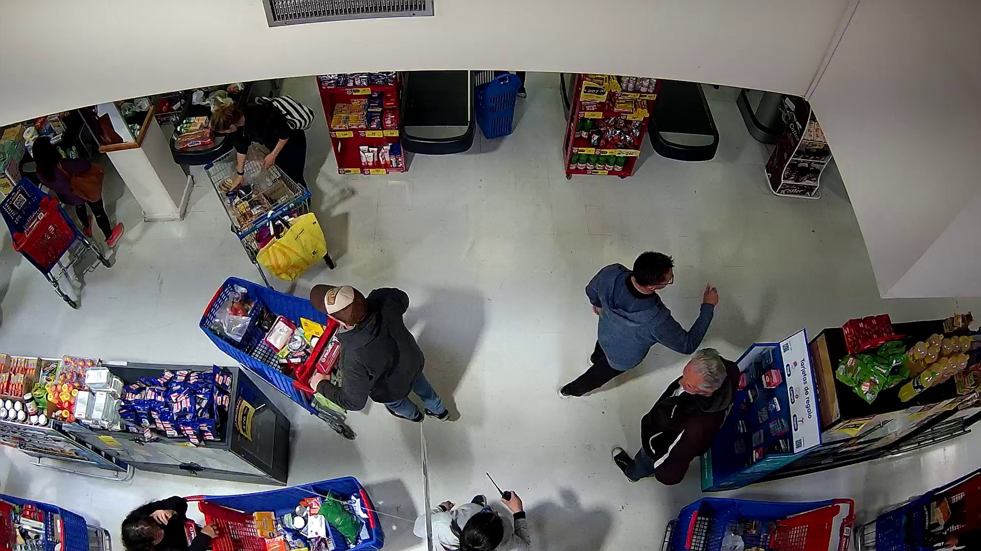 Person shopping in supermarket Object Detection Dataset by retailvisiondata