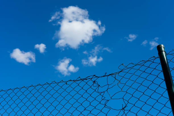 broken fence Object Detection Model by iveIA