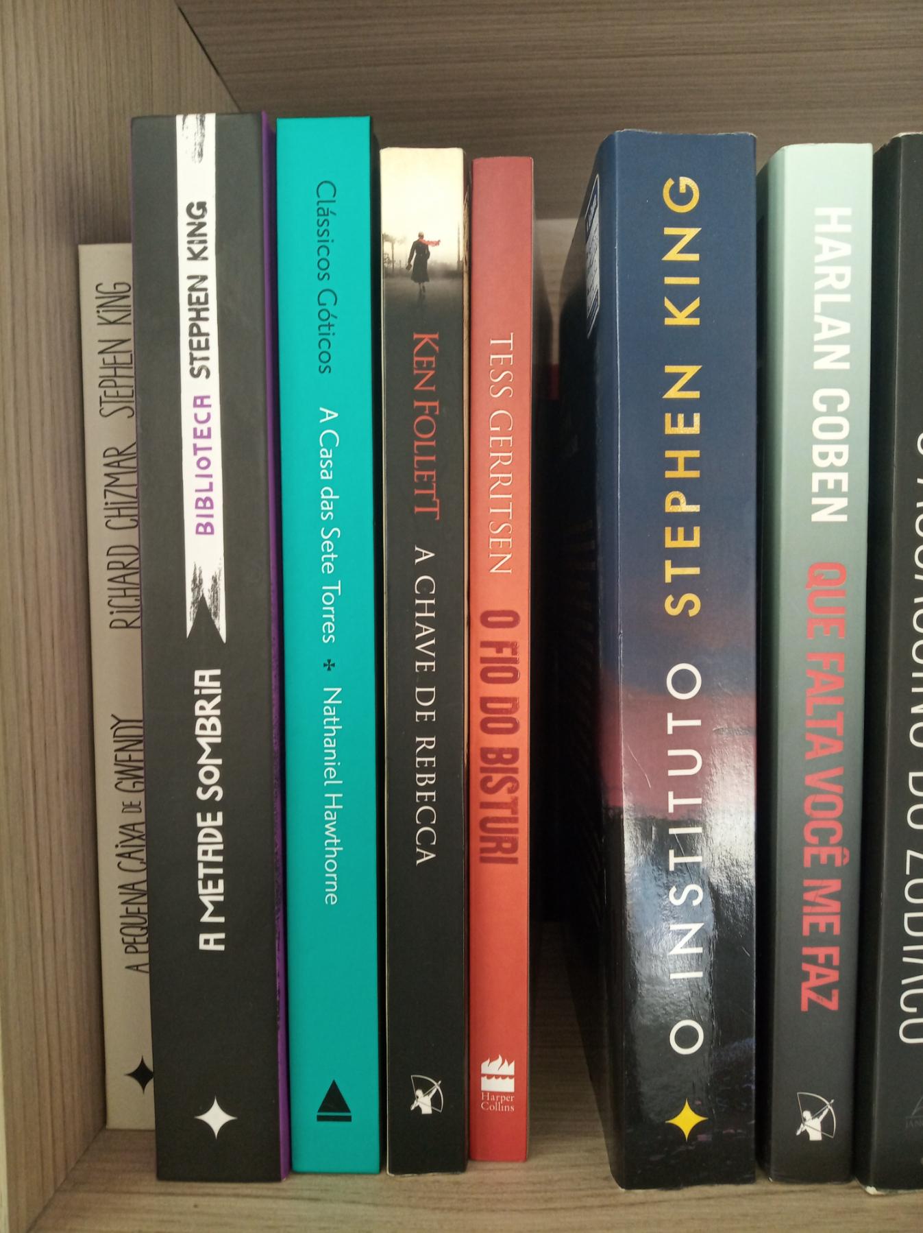 book spines (book-spines-4vfay) - Roboflow Universe