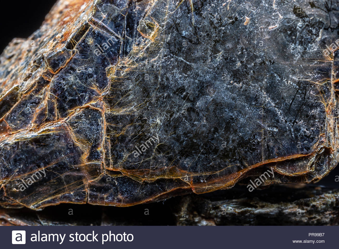 Rock mineral ore classification - Roboflow Universe