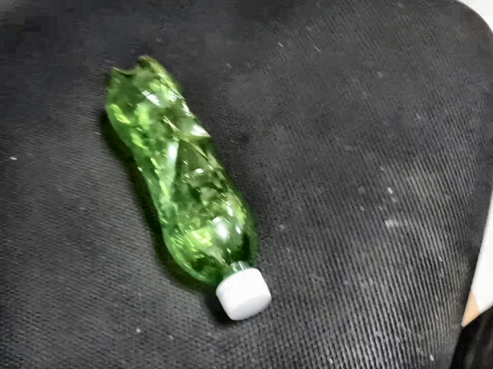 Grounded-SAM-bottle Instance Segmentation Dataset by YOLOv8