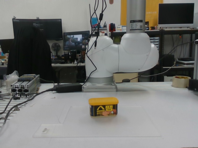 market_obj_barcode_11 Instance Segmentation Dataset by youngwoo