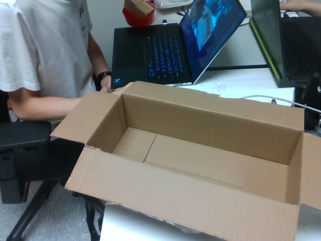 box Instance Segmentation Dataset by box