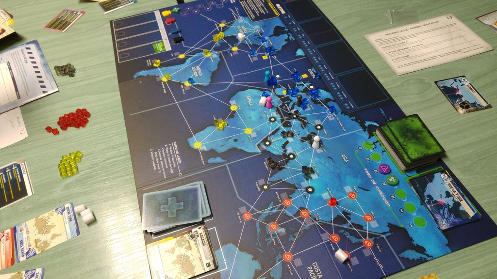 board-game-detector Classification Dataset by Andrei Georgescu